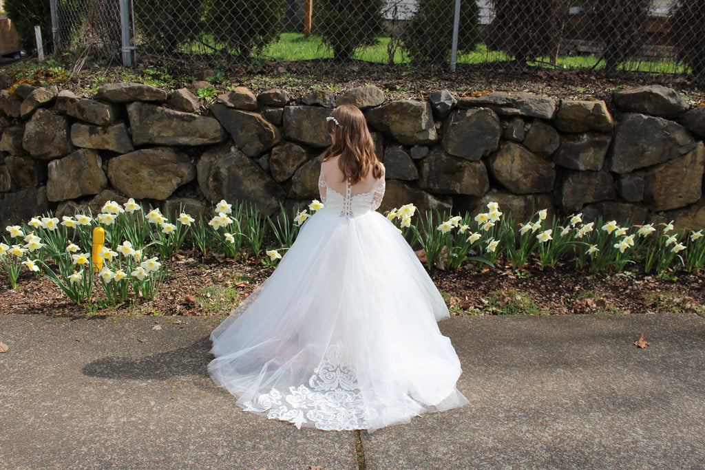 Authentic 1518 Long Sleeves Lace And Tulle Flower Girl Dress Sparkly